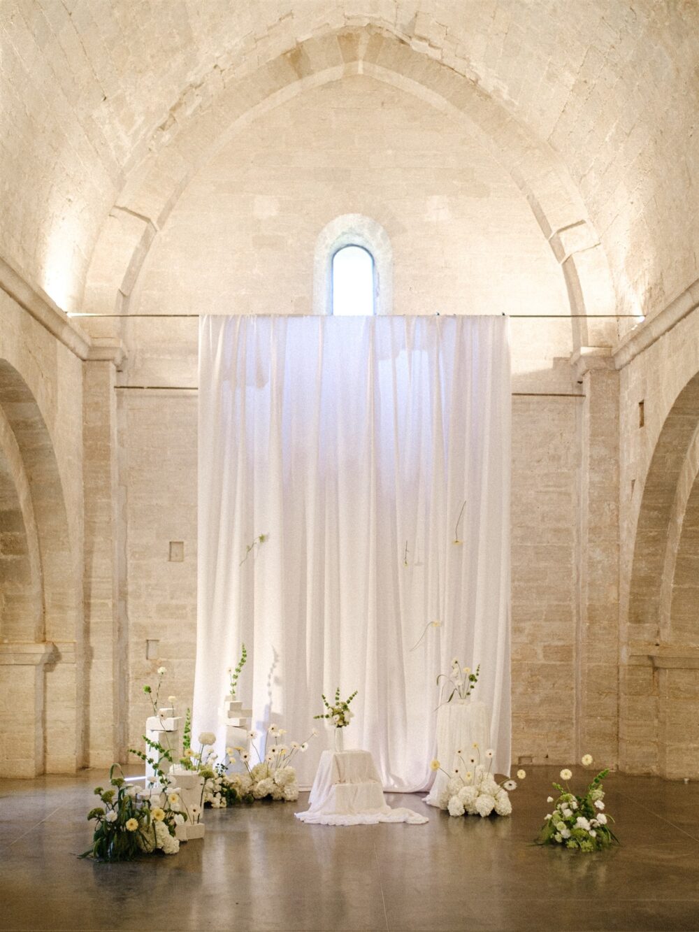 Mariage couture à l'abbaye Saint Eusèbe - Madame C